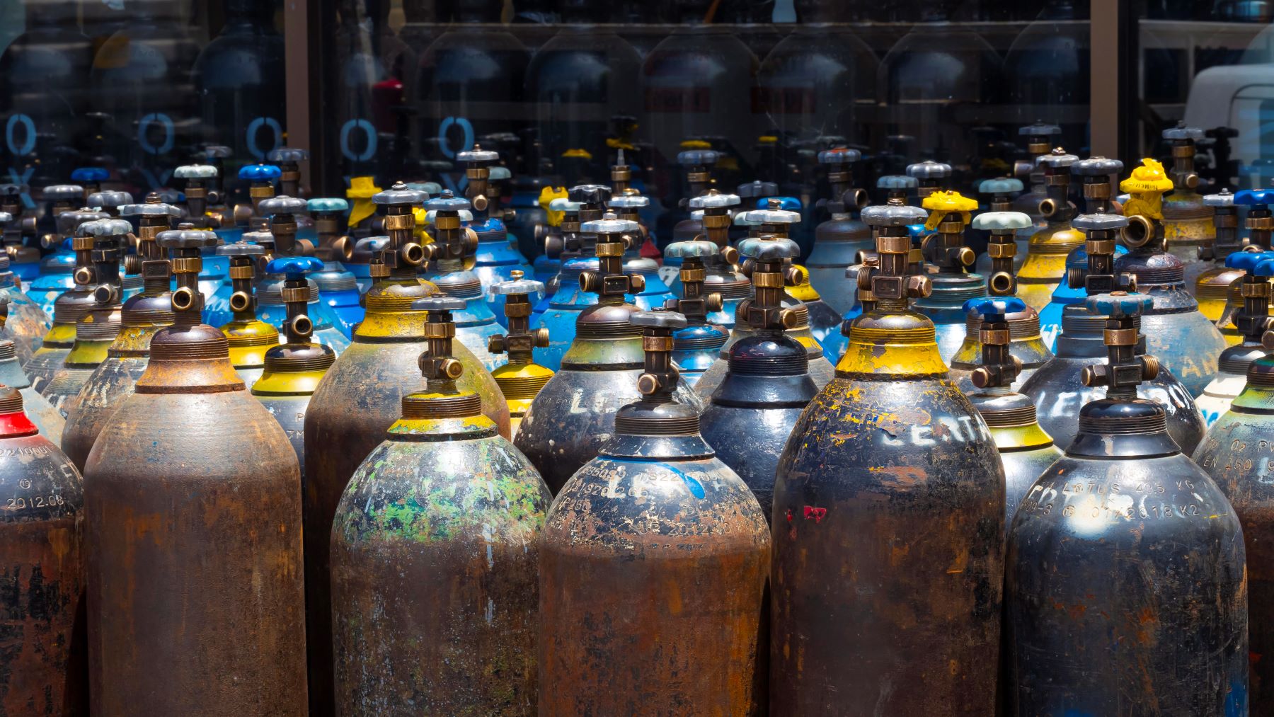 Which Gas Cylinders Should Be Stored in a Cylinder Cage? - Anthony ...
